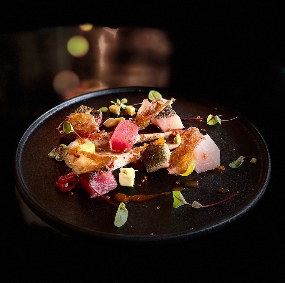 Nori dusted sashimi, seaweed mayonnaise, watercress, warm chilli and ...